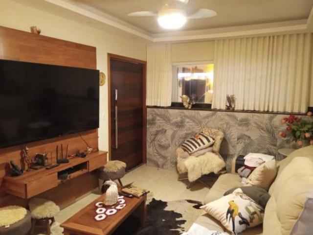 Sobrado em Planalto, Araçatuba/SP de 261m² 3 quartos à venda por R$ 900.000,00