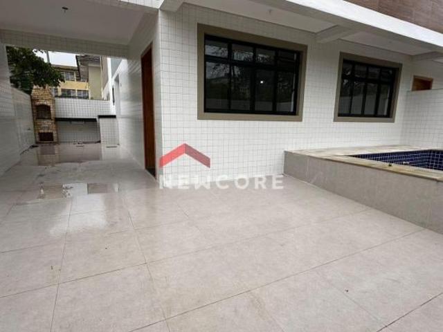 Sobrado em Praça Olímpio Lima Vila Belmiro Santos/SP