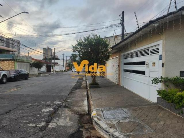 Sobrado em Quitaúna, Osasco: 4 Dormitórios, 182m²
