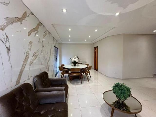 Sobrado em Rua Comercial Excelente Oportunidade!