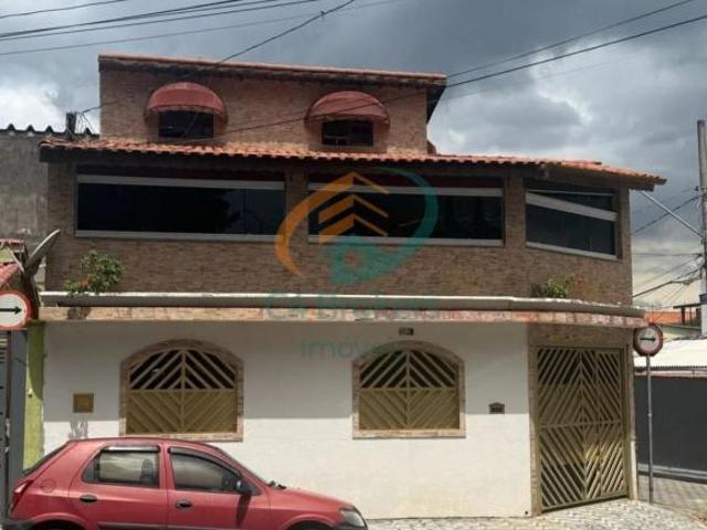 Sobrado em Rua em Gopouva Guarulhos