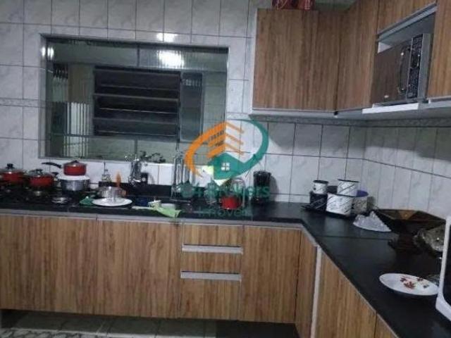 Sobrado em Rua em Jardim Adriana Guarulhos, SP