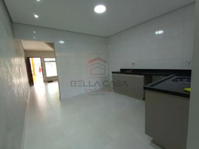 Sobrado em rua particular proximo metro
