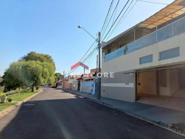 Sobrado em Rua Primeiro de Maio Jardim Dom Henrique Botucatu/SP