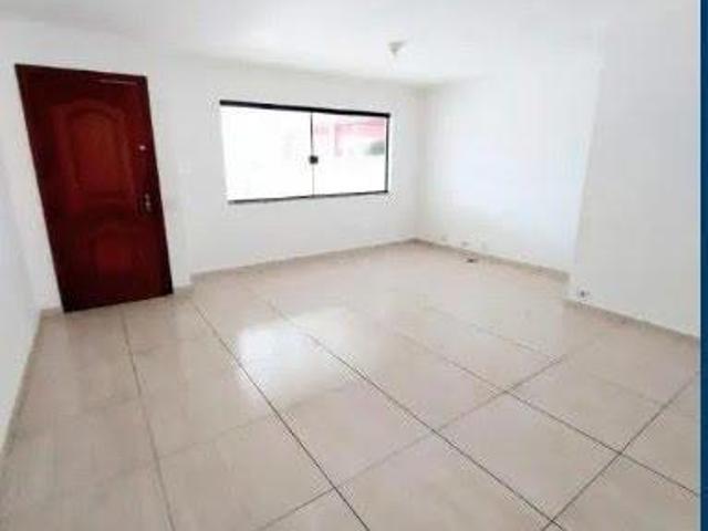Sobrado em rua sem saída a venda