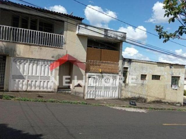 Sobrado em Rua Segismundo Moraes Cazeca Uberlândia/MG