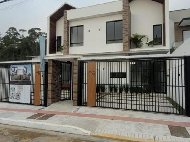 Sobrado em Rio Pequeno, Camboriú/SC de 166m² 3 quartos à venda por R$ 1.499.000,00