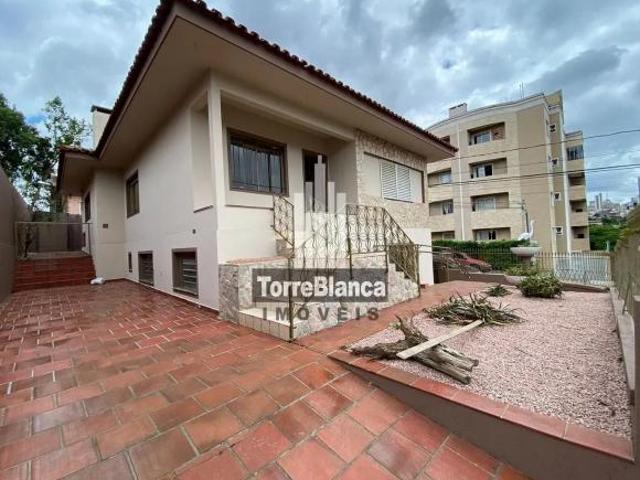 Sobrado em Ronda, Ponta Grossa/PR de 183m² 6 quartos à venda por R$ 790.000,00