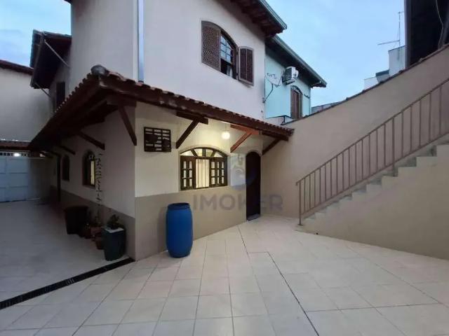 Sobrado em Suzano/SP  3 quartos 1 suíte  4 vagas  edícula