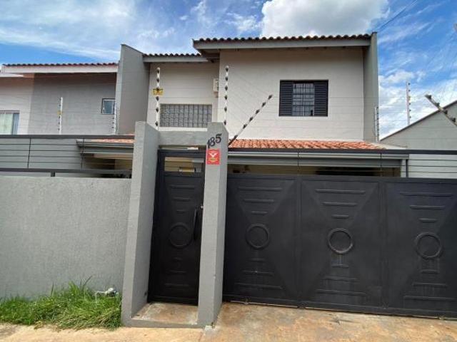 Sobrado em San Fernando, Londrina/PR de 251m² 4 quartos à venda por R$ 750.000,00