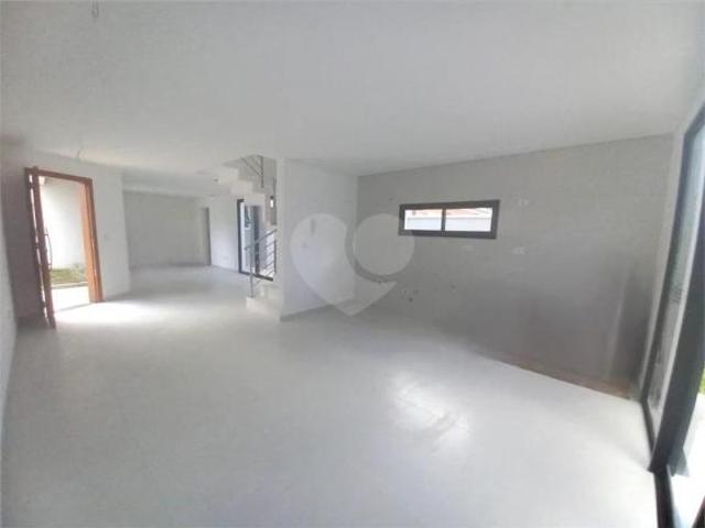 SOBRADO EM SANTA FELICIDADE — 234 m² | 3 SUÍTES | TERRAÇO | FACE NORTE