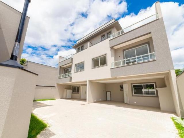 Sobrado em SANTA FELICIDADE com 176,10m²
