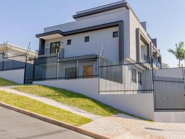 Sobrado em Santa Felicidade de 202,16 m² com 3 quartos 94726.002 KD