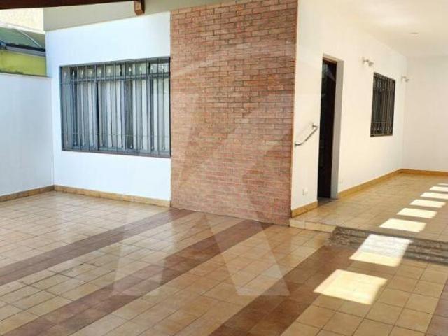 Sobrado em Santana com 3 quartos, 4 vagas de garagem