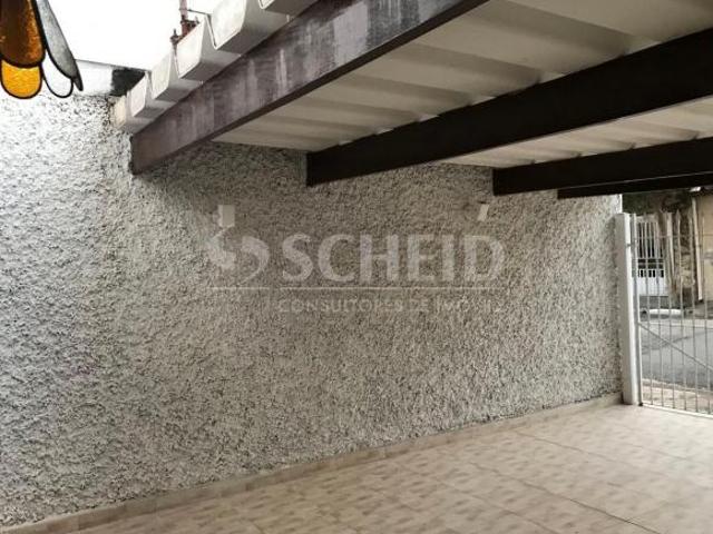 Sobrado em Santo Amaro com 141m², 2 vagas, 2 suítes e edícula com banheiro