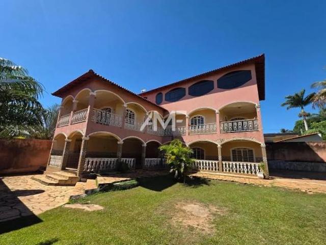 Sobrado em Setor Habitacional Arniqueiras Taguatinga, Brasília/DF de 380m² 5 quartos à venda por R
