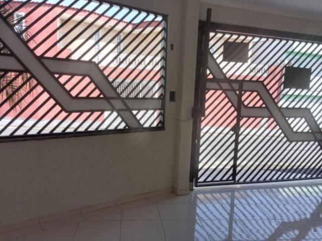 Sobrado em Sitio Paredão, Ferraz de Vasconcelos/SP de 210m² 3 quartos à venda por R$ 700.000,00