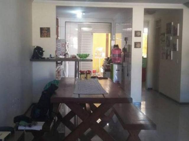 Sobrado em Taboão da Serra bem localizado recém reformado