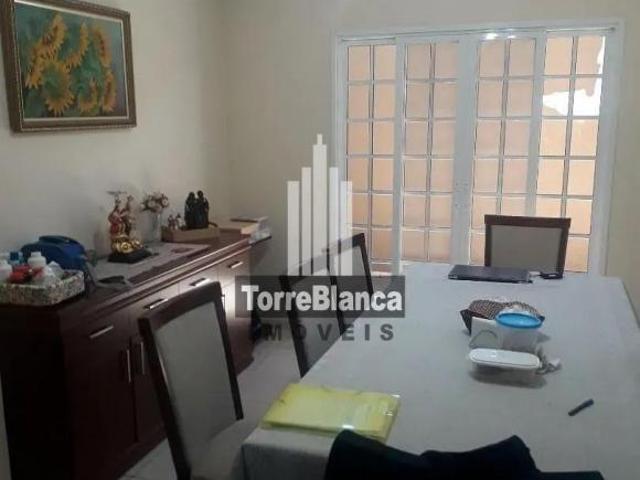 Sobrado em Uvaranas, Ponta Grossa/PR de 209m² 3 quartos à venda por R$ 750.000,00