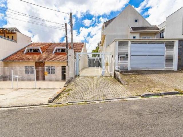 Sobrado em Uberaba Curitiba