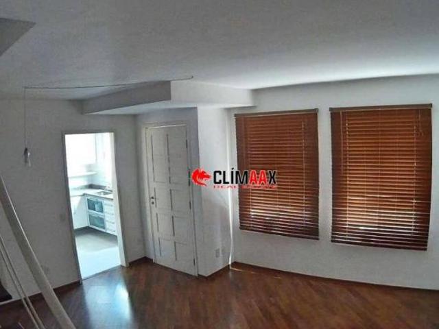 Sobrado em Vila Anglo Brasileira com 109m² de terreno, 2 dorm quintal e churrasqueira