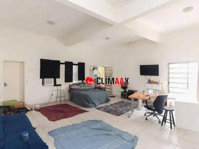 Sobrado em Vila Anglo Brasileira com 369m², 5 dorm 2 vagas, quintal e edícula 192m² de terreno