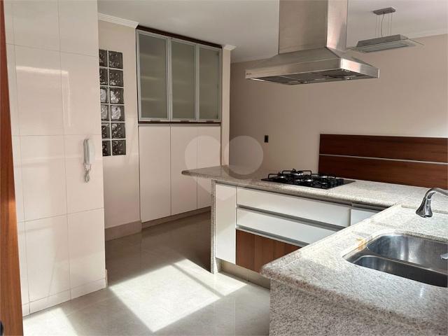 Sobrado em Vila Galvão, Jundiaí/SP de 348m² 3 quartos à venda por R$ 959.900,00