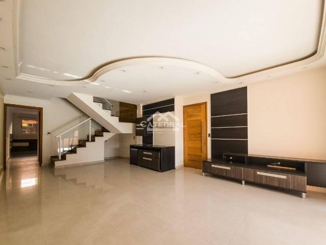 Sobrado em Vila Galvão, Jundiaí/SP de 348m² 3 quartos à venda por R$ 999.900,00