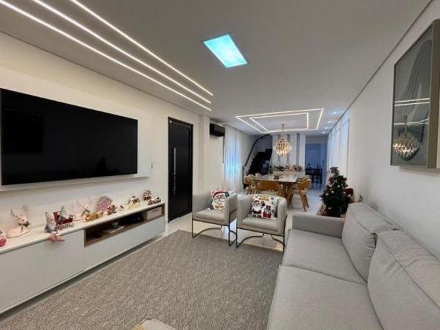 Sobrado em Vila Guilhermina, Praia Grande/SP de 160m² 4 quartos à venda por R$ 1.490.000,00