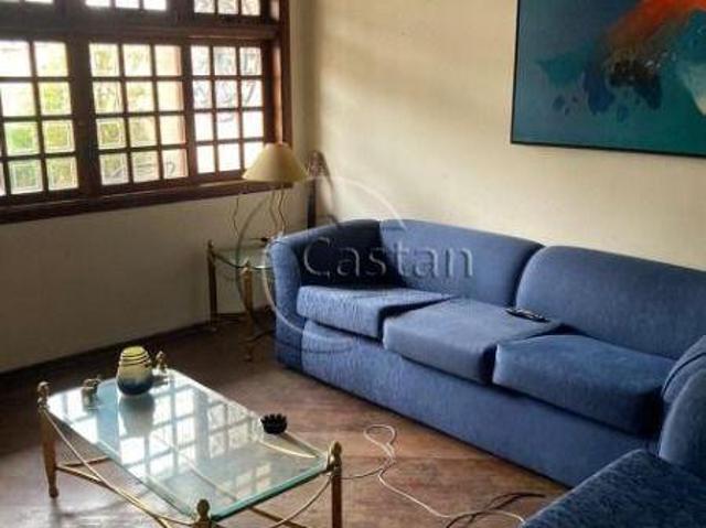 Sobrado em Vila Gumercindo