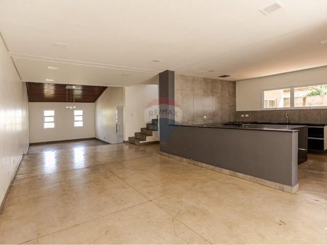 Sobrado em Vila Oliveira, Mogi das Cruzes/SP de 378m² 4 quartos para locação R$ 8.000,00/mes