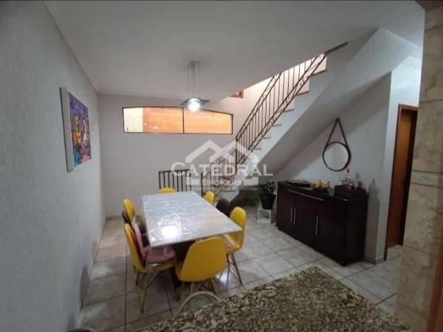 Sobrado em Vila M Genoveva, Jundiaí/SP de 168m² 3 quartos à venda por R$ 639.900,00