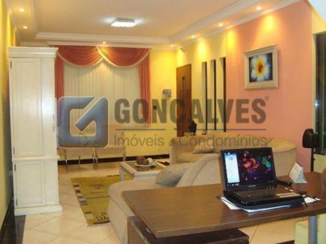 Sobrado em Vila Marchi, São Bernardo do Campo – 3 Dormitórios, 1 Suíte, 2 Vagas, 240m²
