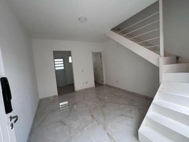 Sobrado em Vila São Francisco, Cotia/SP de 49m² 2 quartos à venda por R$ 199.000,00