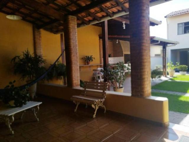 Sobrado em Vila São João, Caçapava/SP de 370m² 4 quartos à venda por R$ 990.000,00