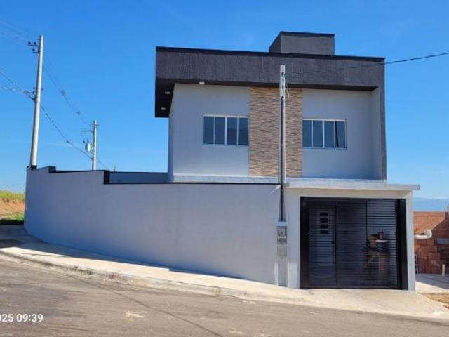 Sobrado em Vila Santos, Caçapava/SP de 100m² 2 quartos à venda por R$ 300.000,00