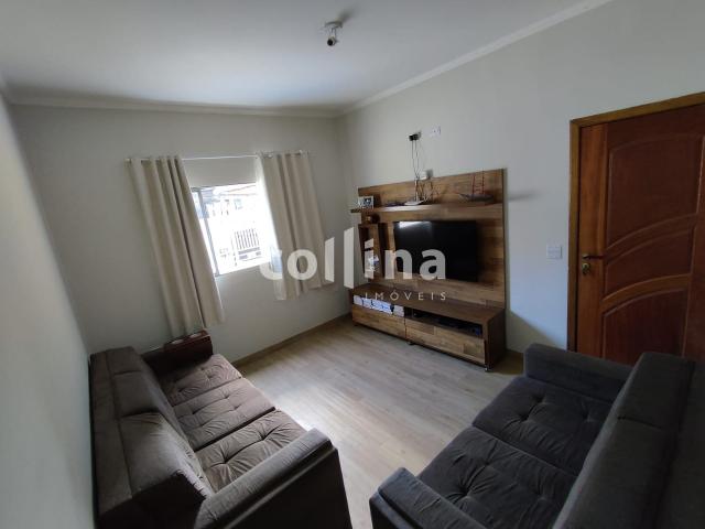Sobrado em Vila Silviânia, Carapicuíba/SP de 90m² 3 quartos à venda por R$ 494.000,00