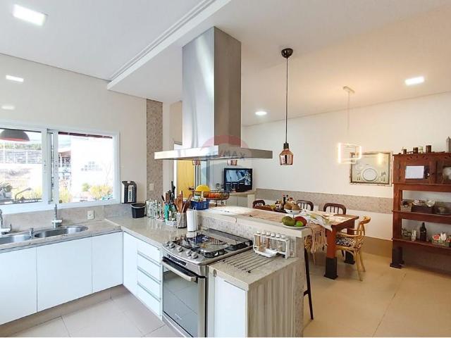 Sobrado em Vila Suissa, Mogi das Cruzes/SP de 306m² 4 quartos à venda por R$ 1.139.900,00