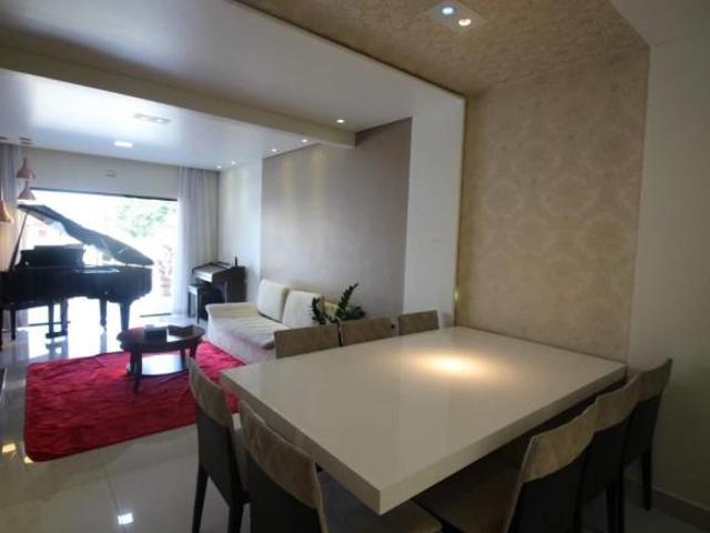 Sobrado em Vila Paulista, Guarulhos/SP de 250m² 3 quartos à venda por R$ 850.000,00