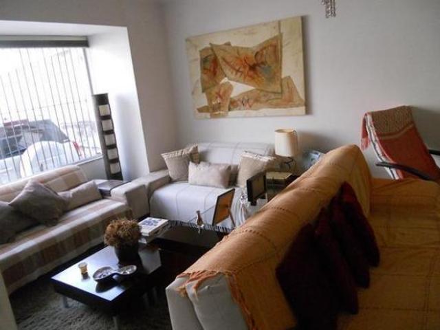Sobrado em vila! Reformado e modernizado! Proximo ao Metrô!