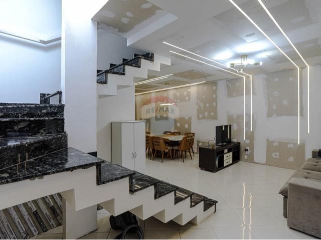 Sobrado em Vila Rei, Mogi das Cruzes/SP de 241m² 2 quartos à venda por R$ 819.000,00