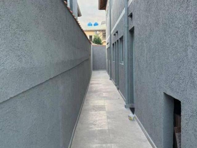 Sobrado em Vila Tupi, Praia Grande/SP de 57m² 2 quartos à venda por R$ 329.000,00