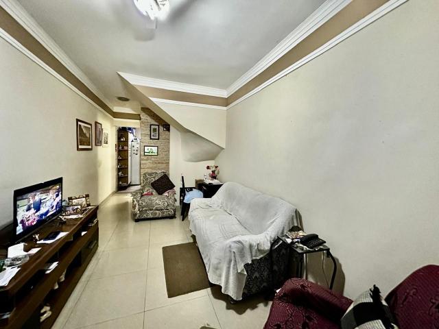 Sobrado em Vila Tupi, Praia Grande/SP de 80m² 2 quartos à venda por R$ 269.000,00