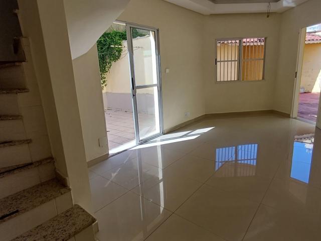 Sobrado em Vila Tupi, Praia Grande/SP de 80m² 2 quartos para locação R$ 3.000,00/mes