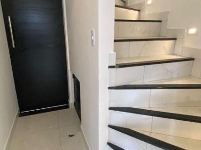 Sobrado em Vila Tupi, Praia Grande/SP de 96m² 2 quartos à venda por R$ 580.000,00