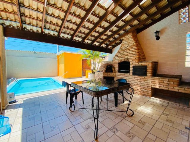 Sobrado em Vila Tupi, Praia Grande/SP de 167m² 3 quartos à venda por R$ 909.900,00