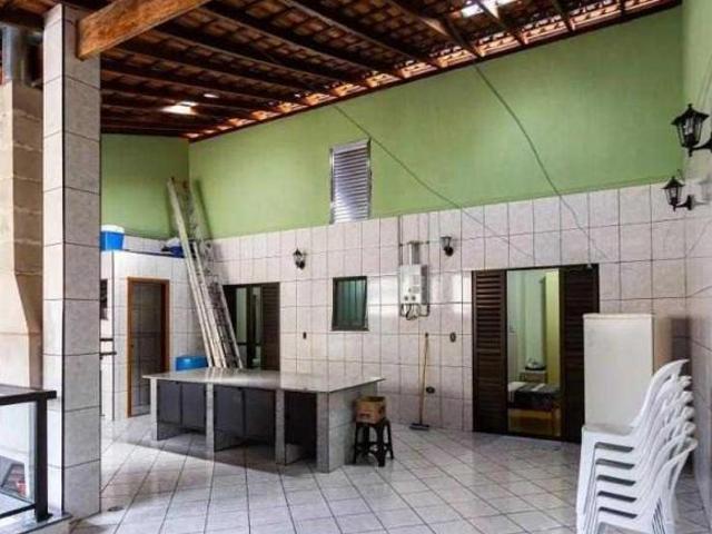 Sobrado em Vila Yolanda, Osasco/SP de 247m² 5 quartos à venda por R$ 750.000,00