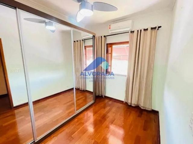 Sobrado em Vila Zezé, Jacareí/SP de 337m² 4 quartos à venda por R$ 2.200.000,00