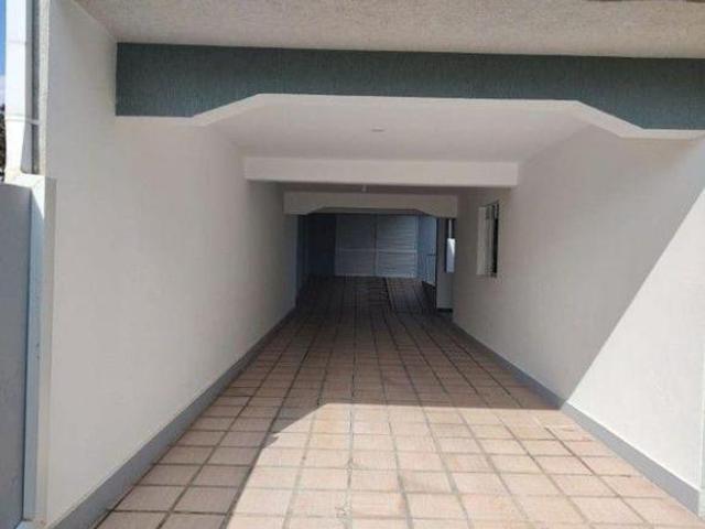 Sobrado em Xaxim, Curitiba/PR de 220m² 5 quartos à venda por R$ 980.000,00