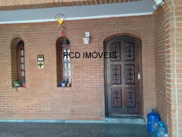 Sobrado encantador com 160 m² 3 Dormitórios 1 Suíte